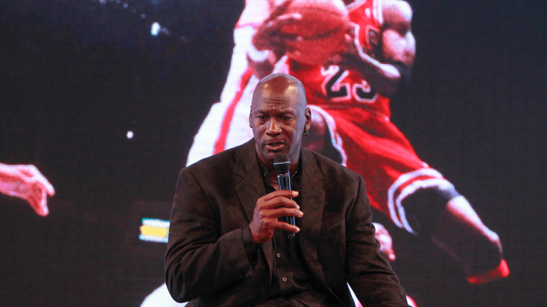 LE PHÉNOMÈNE AIR JORDAN : COMMENT MICHAEL JORDAN A CHANGÉ LE JEU ...